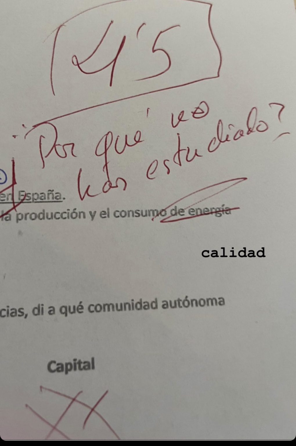 Que monos los profes que ponen frases al lado de la nota...
